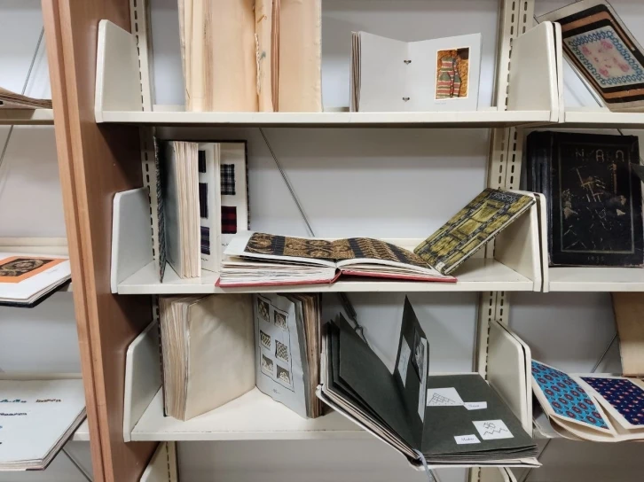 1900’lü yıllarda elle yazılan tezler akademik çalışmalara örnek oluyor ...